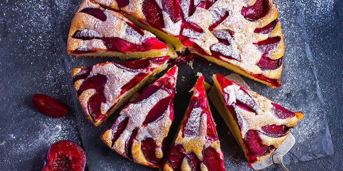 Sloe Gin Plum Cake - an easy and delicious baking recipe for late summ ...